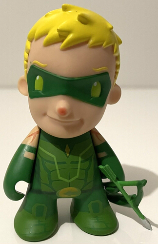 Kidrobot DC Universe Mini Series 1 - Green Arrow Blind Box Figure ...