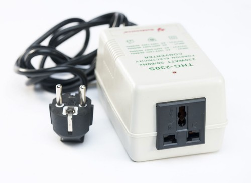 TRANSFORMADOR DE CORRIENTE 220 A 110V - 110 A 220V 200W ADAPTADOR ...