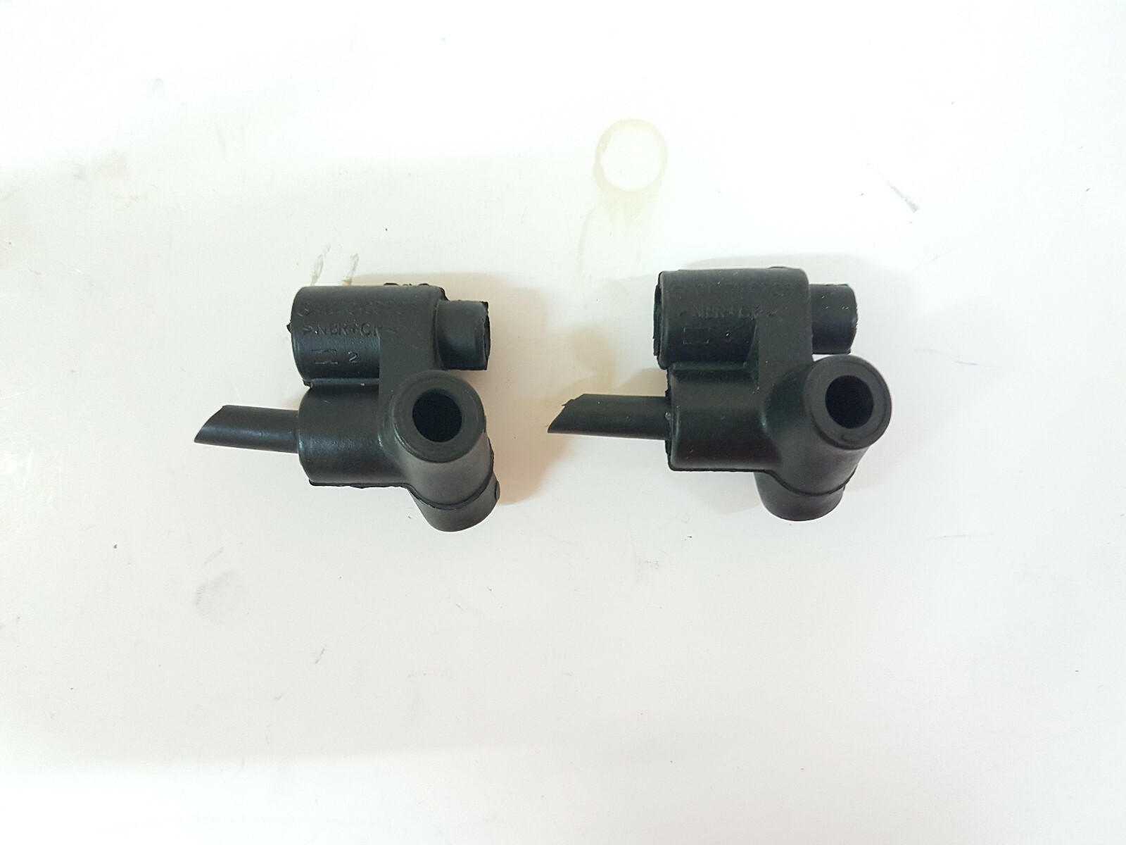 2X Mercedes Crankcase Ventalation Air Intake Breather Hose Connector ...
