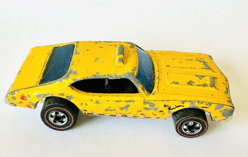 Hot Wheels Redline 1975 Maxi Taxi Olds 442 Yellow Enamel Cutlass ...