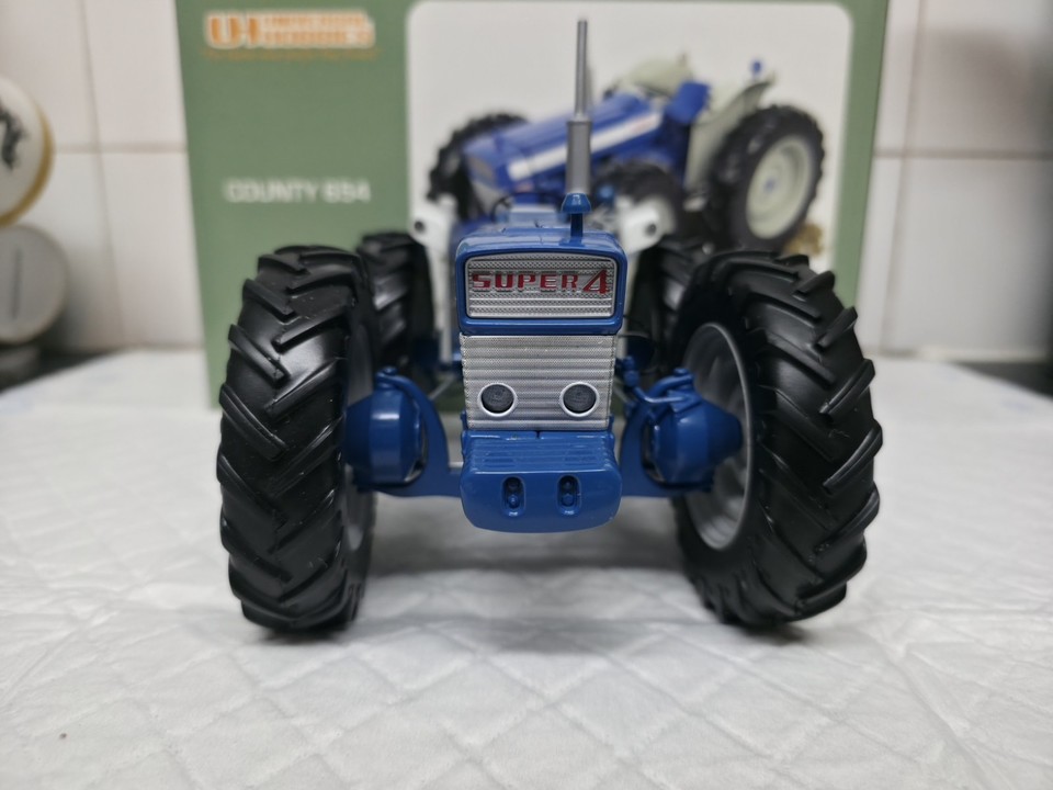 Universal Hobbies 1/16 654 County Tractor | eBay UK