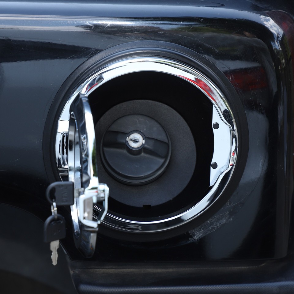Silver Door Fuel Tank Cover With Lock Gas Cap Tank Cover For Hummer H3 ...