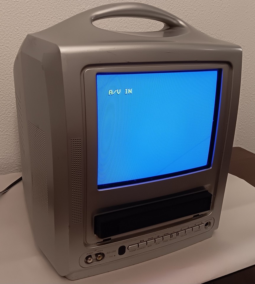 Magnavox MC092DMG01 9" TV VCR Combo Retro Gaming CRT Television Working ...