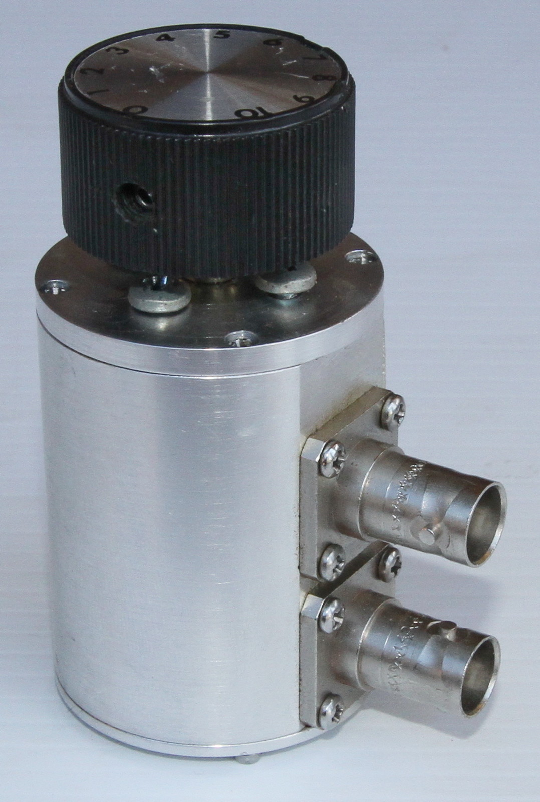 Pasternack PE7035-2 Rotary Step Attenuator 75 Ohm 1W to 500MHz BNC ...