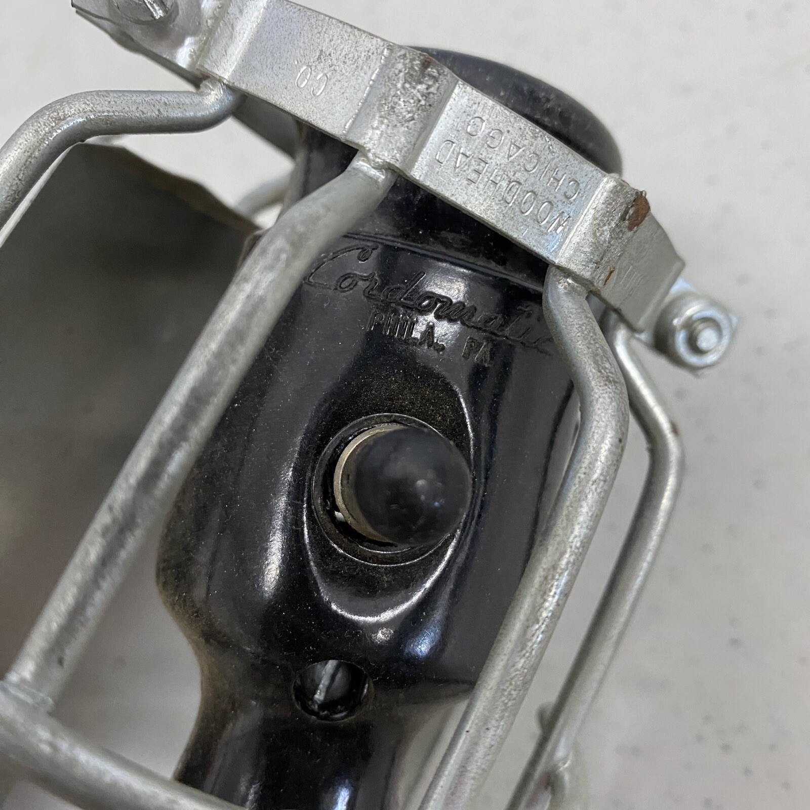 Daniel Woodhead Heavy Duty Metal Shop Drop Light Lamp Cage Cordomatic ...