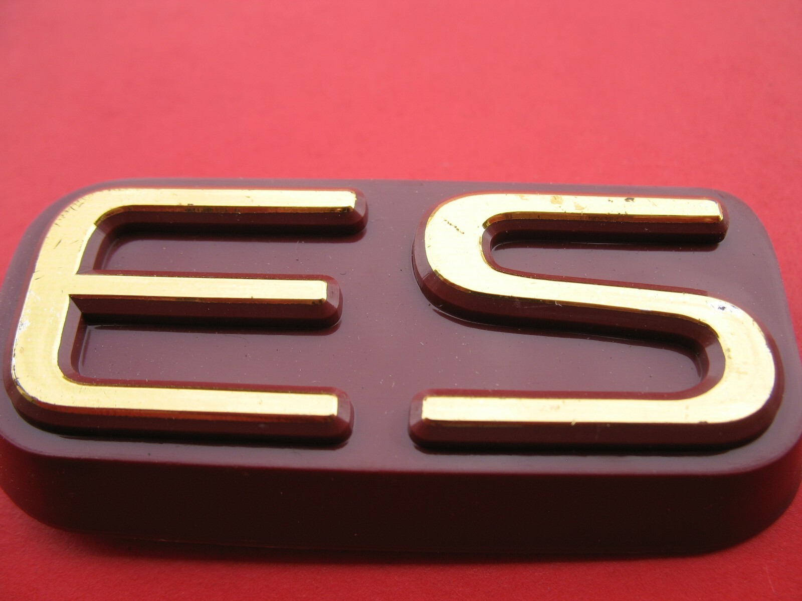 92 93 94 LEXUS ES ES300 REAR TRUNK LID TAIL LIGHT EMBLEM LOGO BADGE ...