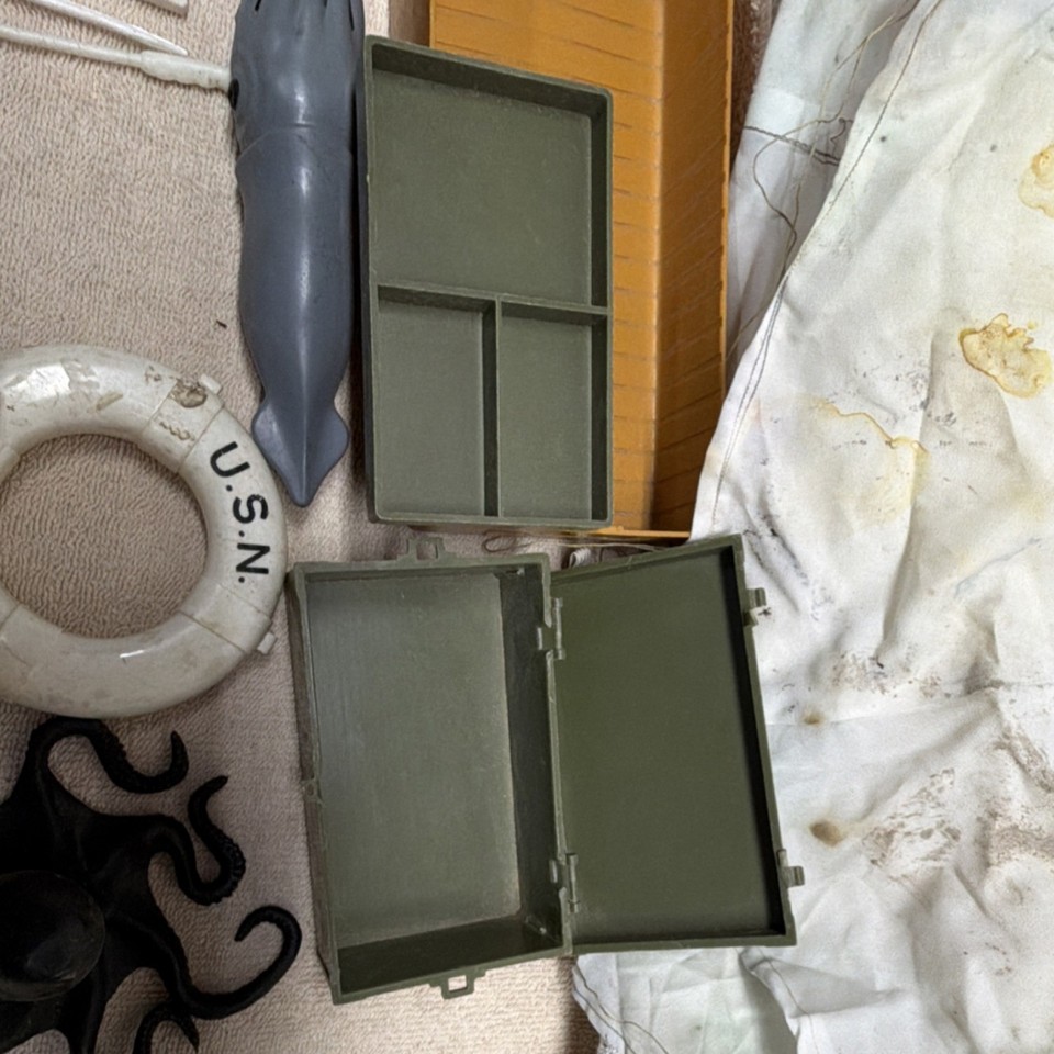 G.I. Joe Hasbro Vintage Action Figure Accessories Lot Space Deep Sea ...