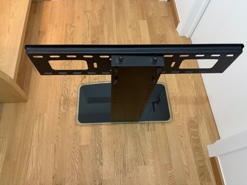 Samsung UE32C6000 81.3 cm (32") Full HD Black + TV stand, very good ...