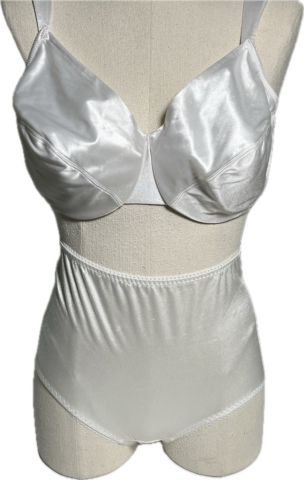 Vtg Victorias Secret Bra Second Skin Satin 36DD Unlin… - Gem