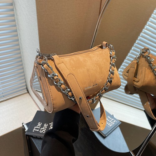 Stylish Chain Tote Bag 2024 New Trendy Design Triangle Sna Bag ...