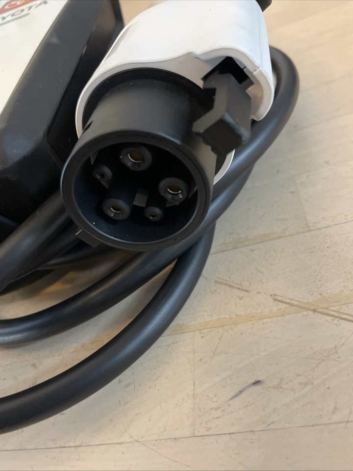 Toyota EV Charger Prius Prime RAV4 Camry Plug in Hybrid PHEV charging ...