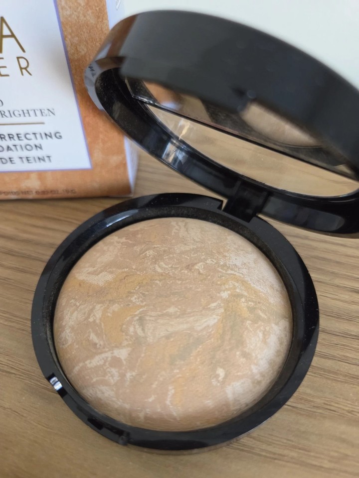 LAURA GELLER Baked Balance-n-Brighten Colour Correcting Powder ...