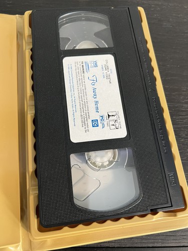Fly Away Home, 90s Collectible, VHS in Clamshell Case, Columbia Tristar ...