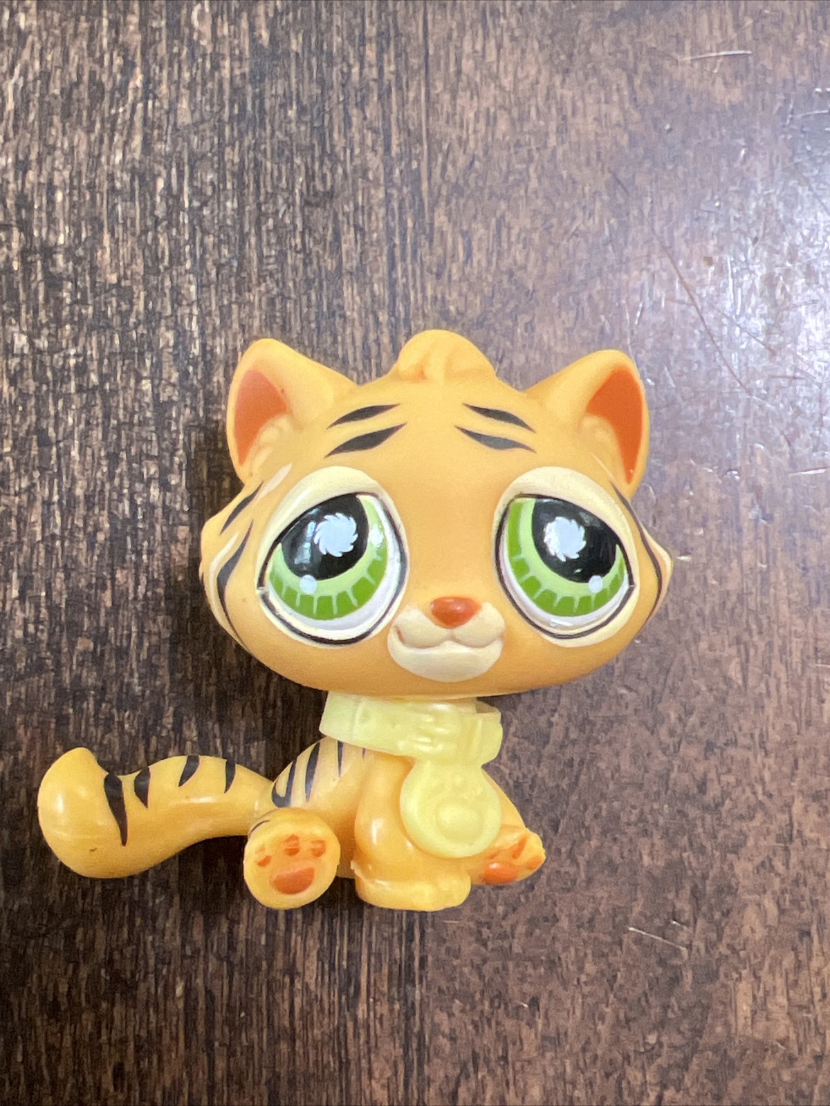 100% AUTHENTIC Littlest Pet Shop Lot #905 Tiger Bonbon Cat 2006 Green ...