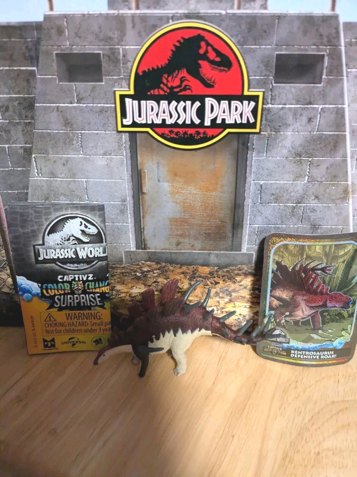 Jurassic World Captivz Color Change Epic Evolution KENTROSAURUS ...