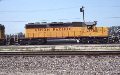 UP UNION PACIFIC 3338 Railroad Train Locomotive KANSAS CITY MO 1989 ...