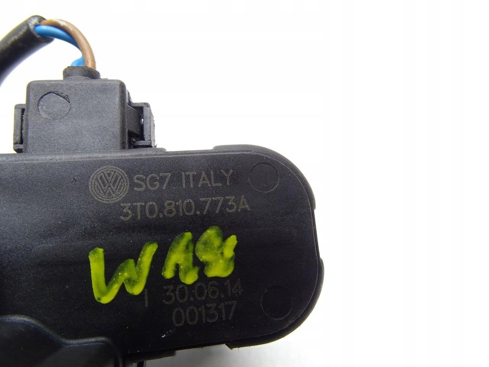 SG7 3T0810773A Deadbolt Fuel Flap | eBay