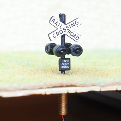1 x N scale model railroad grade crossing signal light LED made black # ...