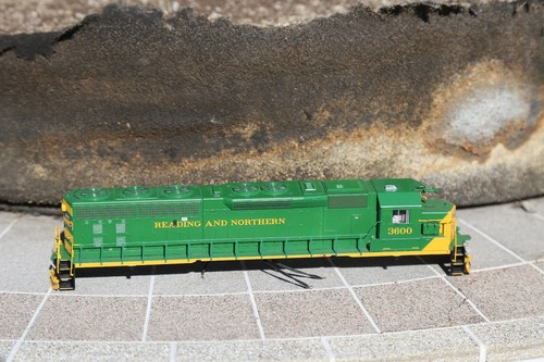 HO Athearn Genesis EMD SD45-2 shell, Reading and Northern RBNM | eBay