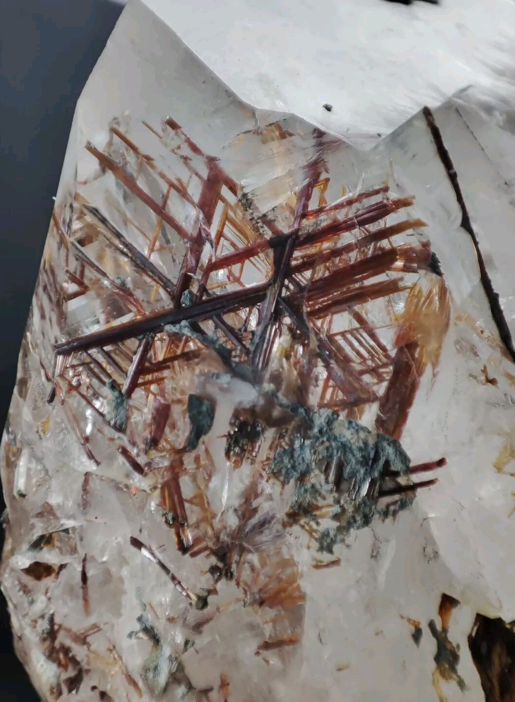 Sagenite Var Rutile Web On Quartz With Unique Acicular Growth Of Rutile ...