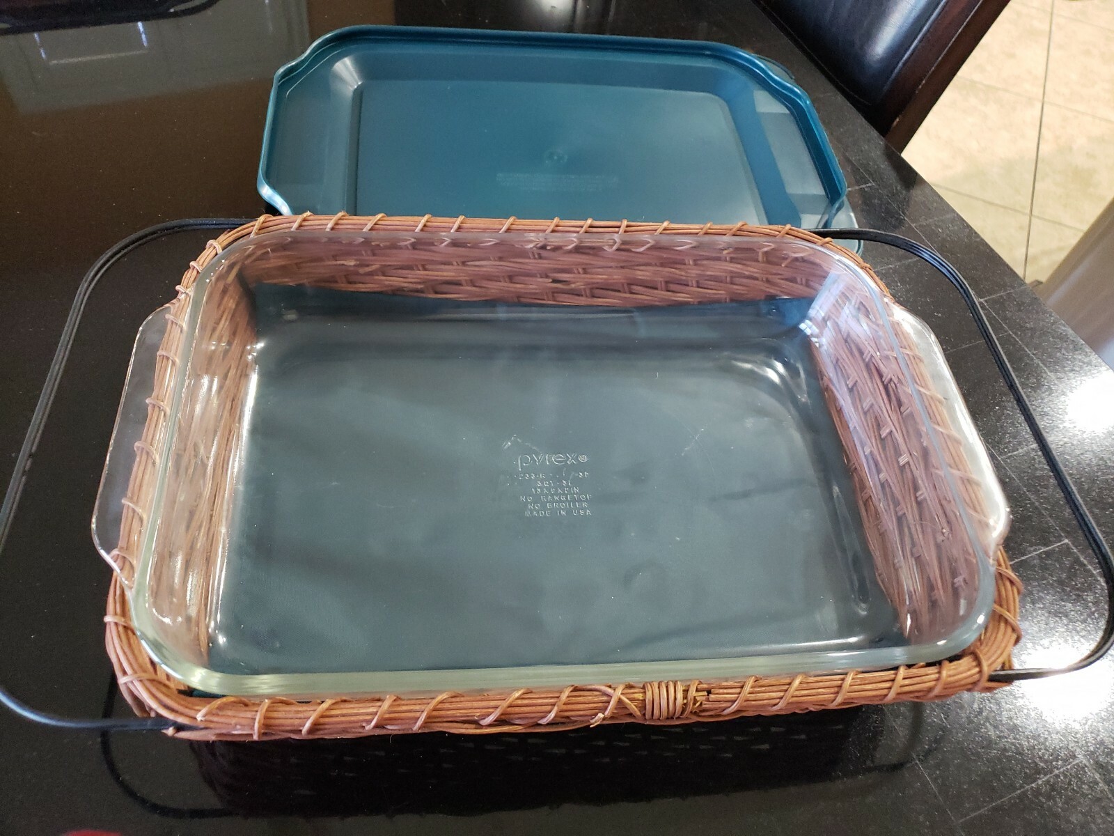 Pyrex #233R Clr 3 quart Casserole 9x13 Bakeware With Wicker Basket ...