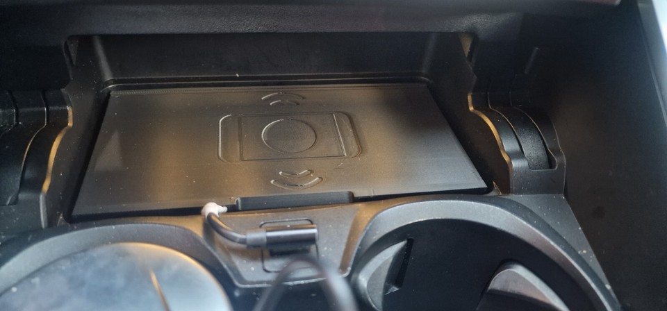 BMW G20 Wireless Car Phone Charger Mount – 3D Printed Holder Compatible ...