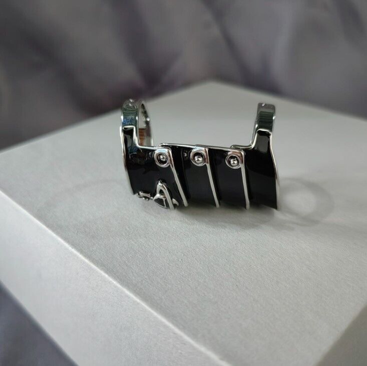 Vivienne Westwood ARTEMIS Armor Ring Silver Black Size M No Vivienne Westwood ARTEMIS Armor Ring Silver Black Size M No