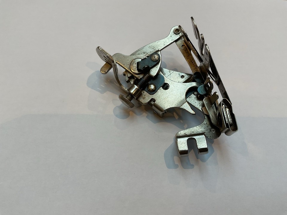 VINTAGE SINGER FEATHERWEIGHT ‘ SEWING MACHINE RUFFLER GATHERING ...