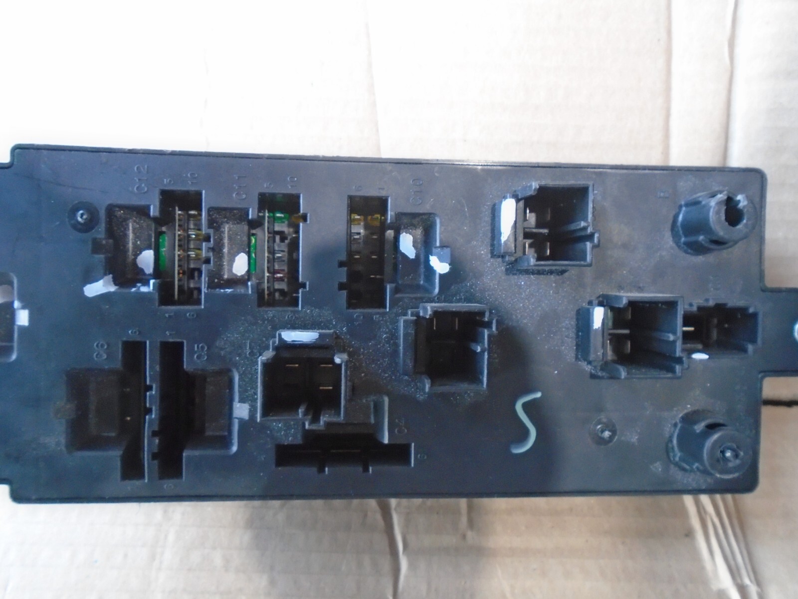 Discovery 5 L462 Range Rover Sport l494 Rear Interior Fuse Board ...