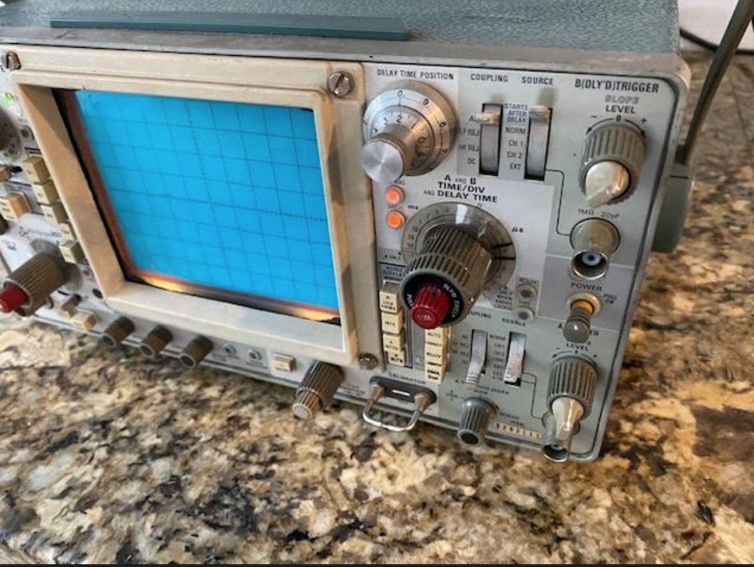 Vintage Tektronix Model 465 Oscilloscope 100MHz Powers On For parts or ...