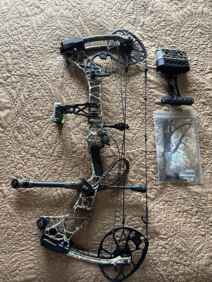 Mathews VXR 28 Realtree Left-Handed with Rest, Sight, Stabilizer, And ...