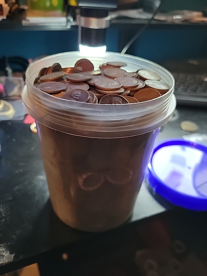 8 Pounds 10.5 Ounces Plastic Container Of Wheat Pennies! | eBay