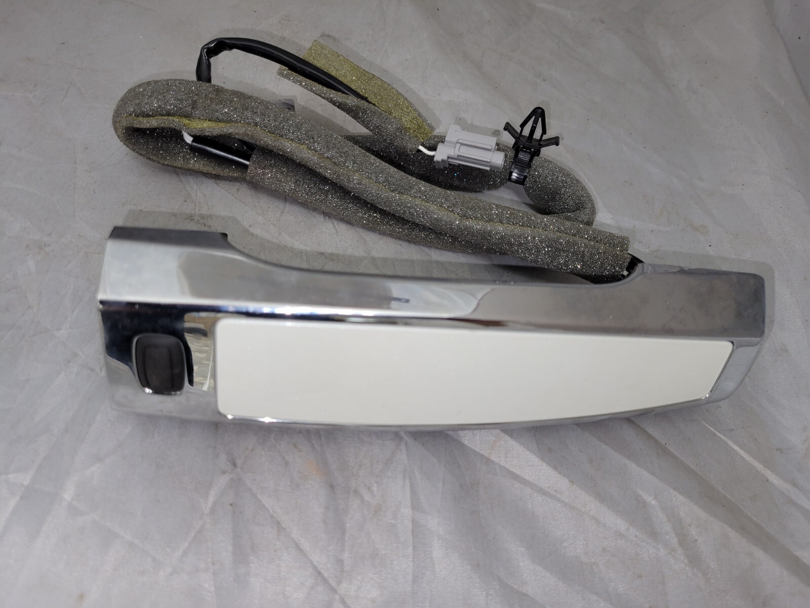 2009-2010 INFINITI QX56 & 2013-2015 Nissan Armada Front Door Exterior ...