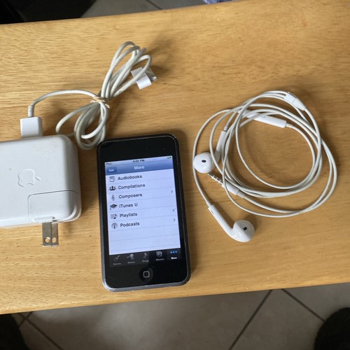 Apple iPod Touch 1st Gen A1213 8GB W/ Charger Headphones Working | eBay