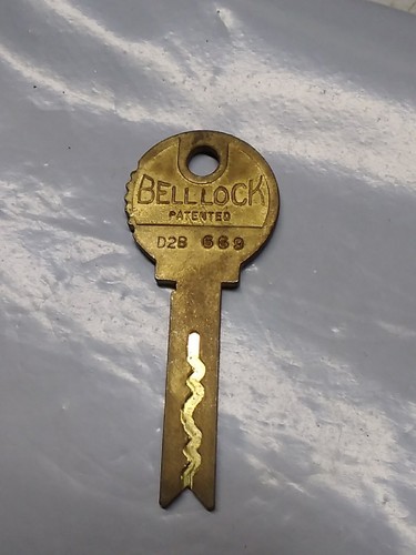 Bell Lock Key Antique Slot Machine Jukebox Penny Arcade # D2B669 D2B ...