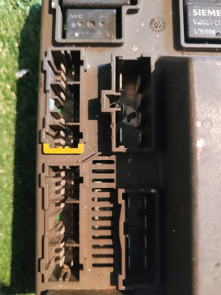 Land Rover Discovery 2 Td5 Fuse Board Box Part No YQE103320 | eBay UK