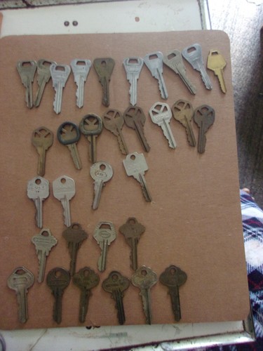 39 Vintage Keys - Vintage House Key Collection - Classic Metal Keys ...