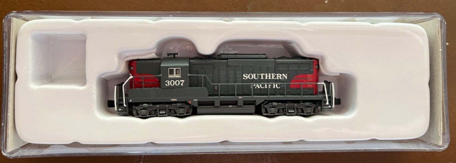 AZL 62006 3007 Z SCALE SOUTHERN PACIFIC GP9 ROAD NUMBER 3007 WITH DCC ...