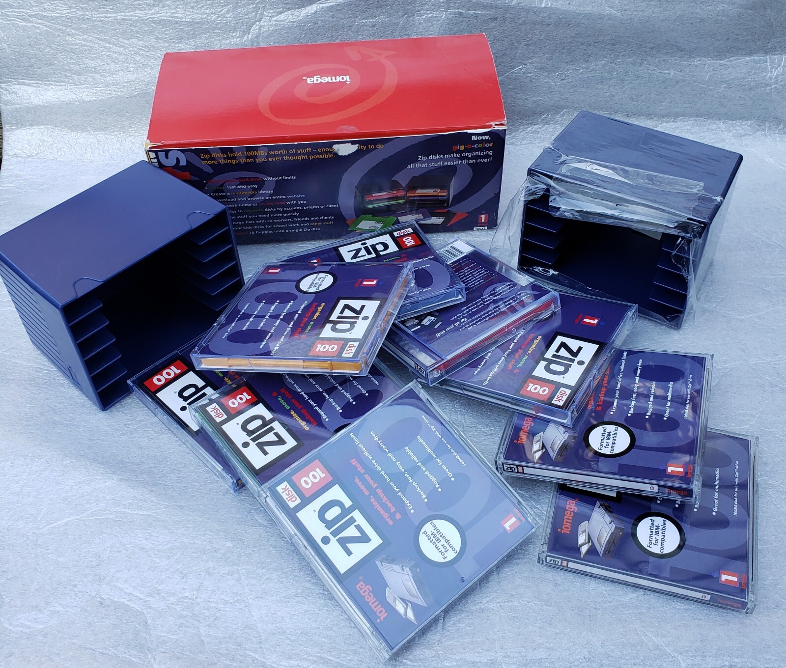 Iomega Zip Disks 100MB GiG-O-COLORS Zip Disk 100 9 w/Box & Case Holders ...