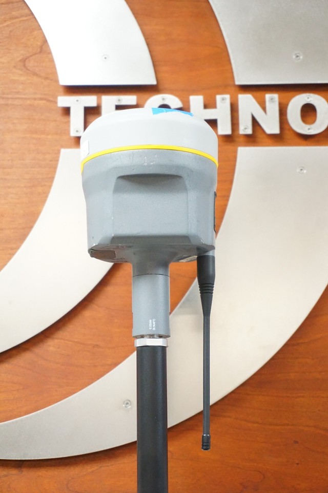 Trimble R10 KIT GPS Base Rover TSC7 w/ up to 10-mile Range 1-year ...