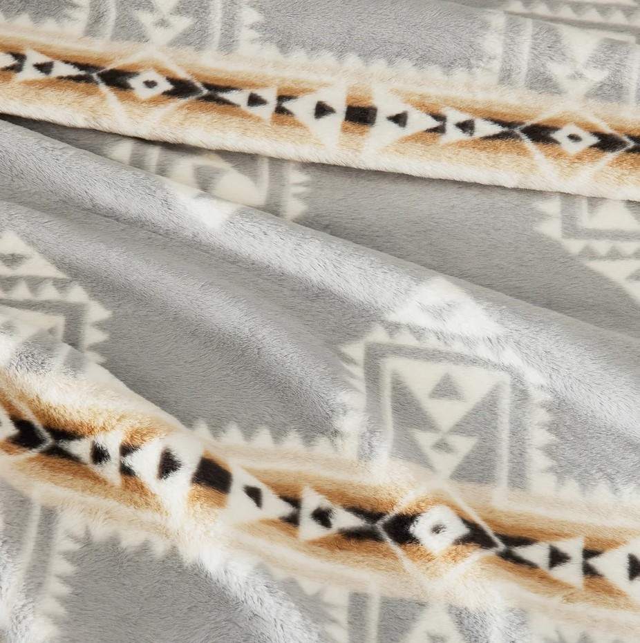 Pendleton Faux Fur Luxe Blanket QUEEN 98" x 92" Select Design Polyester New | eBay