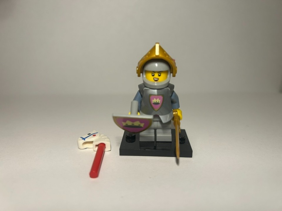 Lego series 23 collectible Minifigure - Knight of the Yellow Castle ...