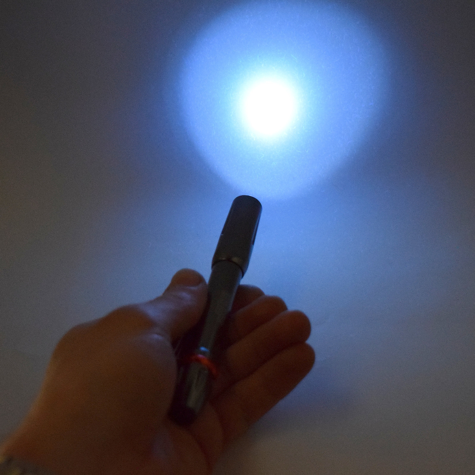 HQRP 365 nm 3W UV LED Pen Style Flashlight for Mineral Rocks Stones ...