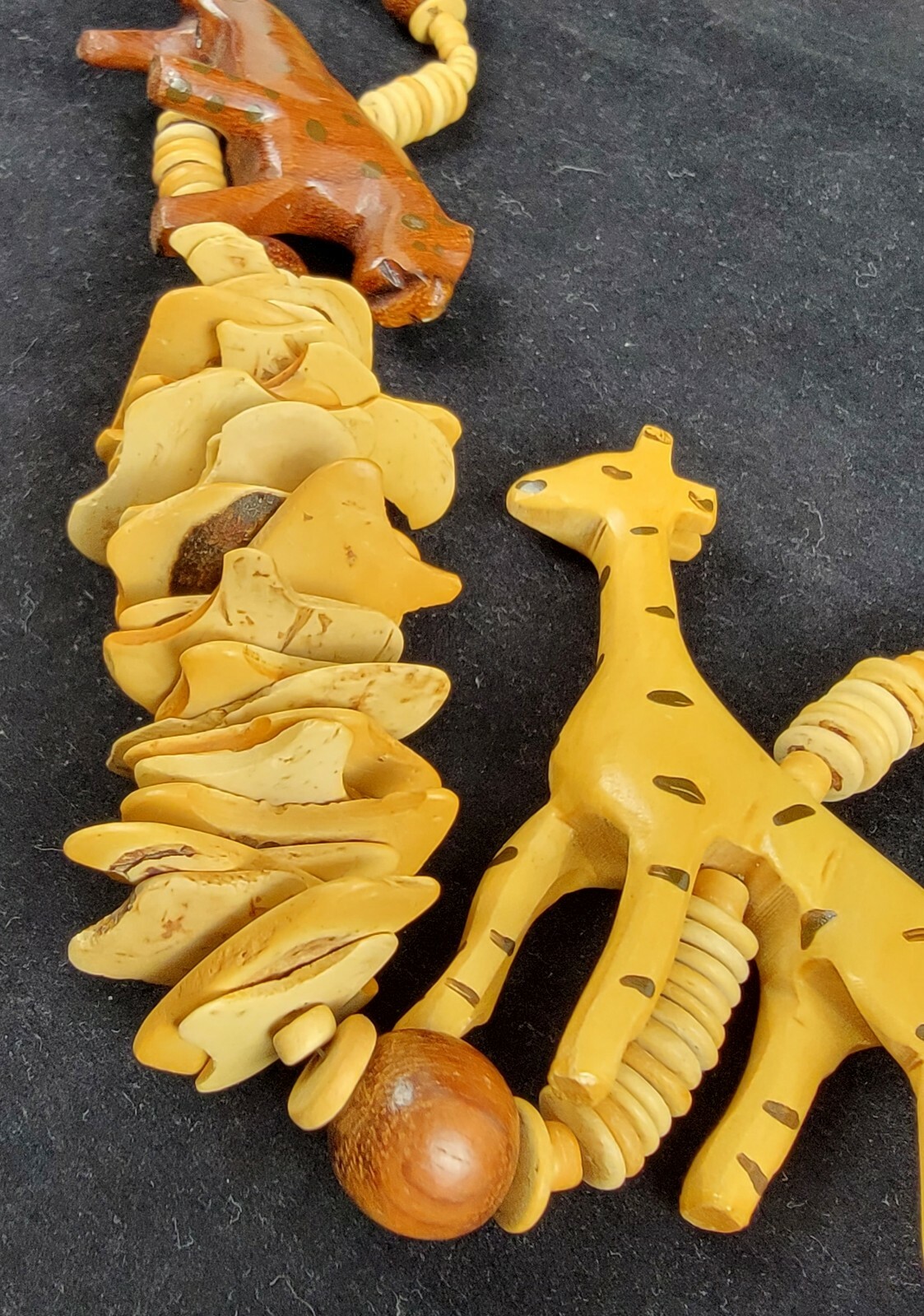 15" Hand Carved Animal Giraffe Leopard Wooden Necklac… - Gem