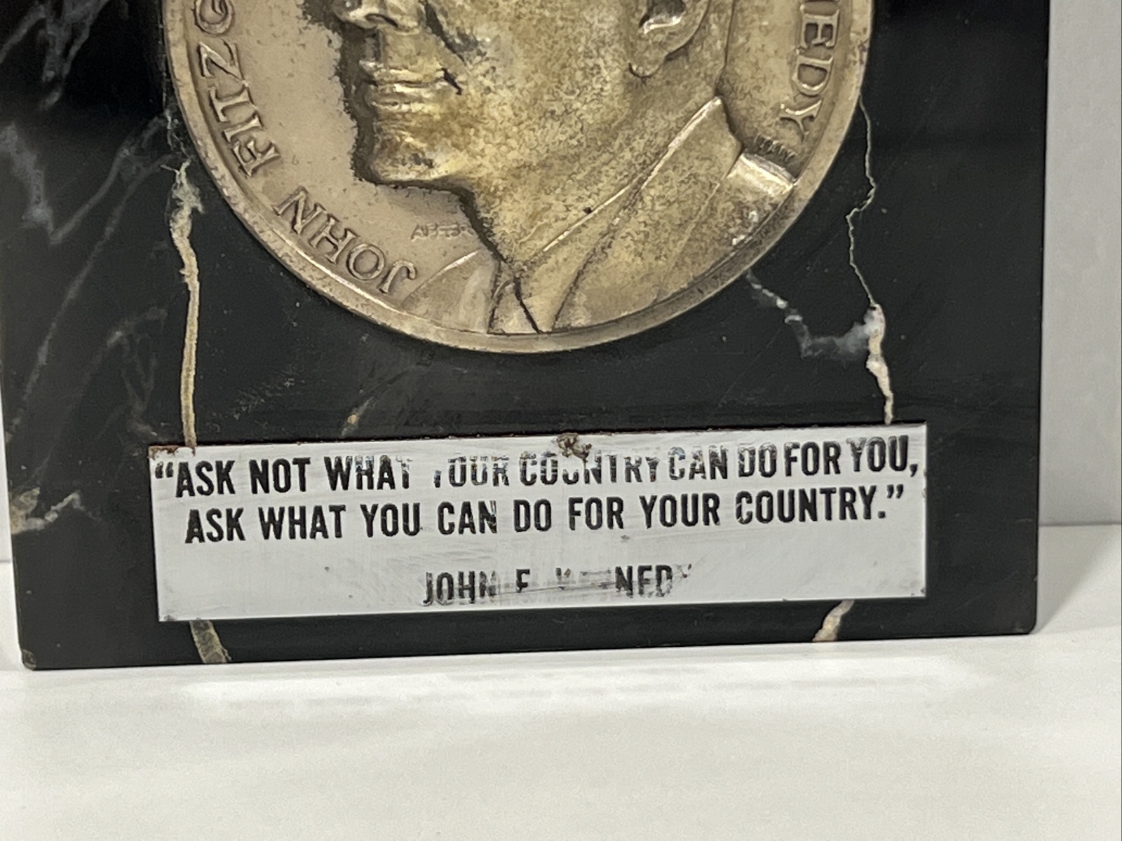 VINTAGE JFK JOHN F. KENNEDY COIN MEDALLION PAPERWEIGHT WITH MARBLE BASE ...