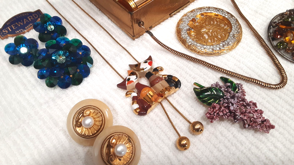 Vintage Costume Jewelry LOT 13 Nettie Rosenstein Valentino MFA Lilac ...