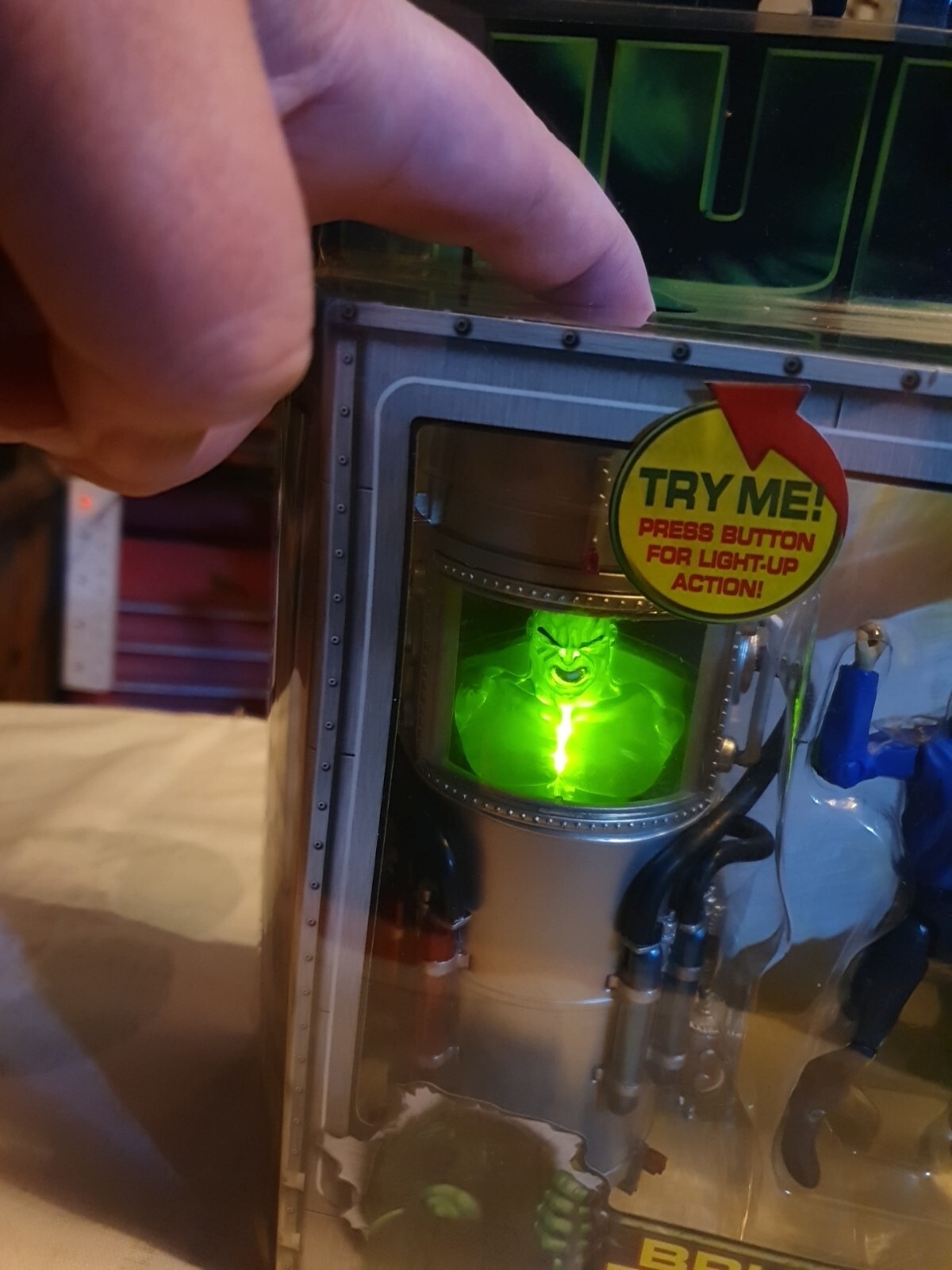 Marvel 4" Inch Hulk 2003 Bruce Banner Transforming Chamber Gamma Glow ...