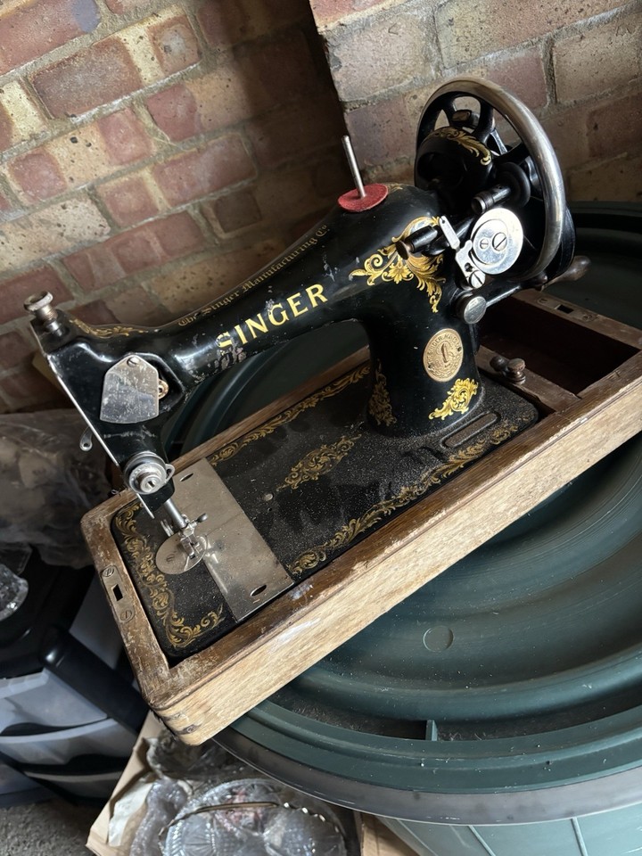 Vintage Black Singer Sewing Machine | eBay UK