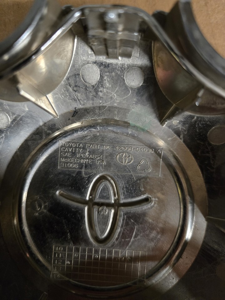TOYOTA CHROME CENTER CAPS 4260B-04030-A CLEAN CONDITION | eBay