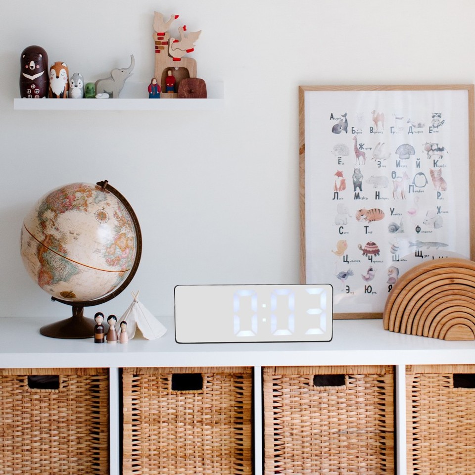 Small Clock Digital Bedroom with Temperature Alarm Clocks for Bedrooms ...